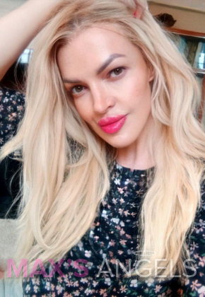 Hanah - Maxes Angels